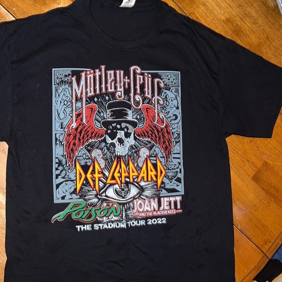 Fruit of the Loom | Shirts | New Motley Crew Stadium Tour 222 T Shirt ...